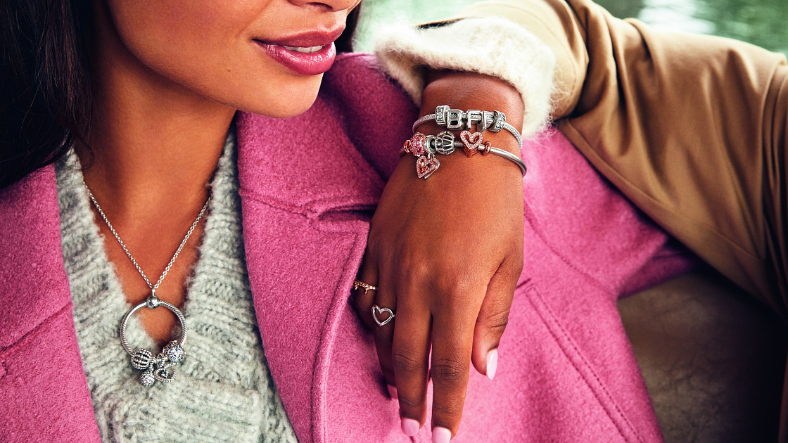 Pandora подготовила специальную коллекцию украшений ко Дню святого ...