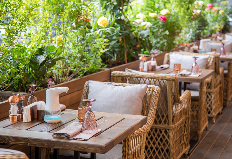 Открытие недели: летняя веранда нового ресторана Zafferano city | OK ...