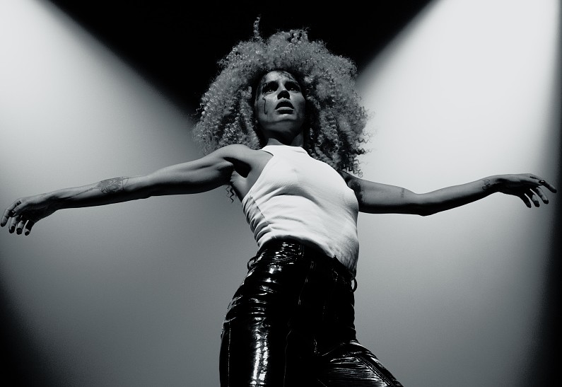 Zivert представила большую сольную программу «Станция любовь» | OK-magazine.ru