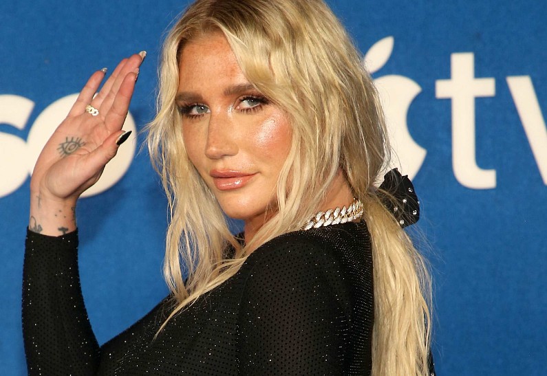 Певица Ke$ha заявила, что страдает от иммунодефицита | OK-magazine.ru
